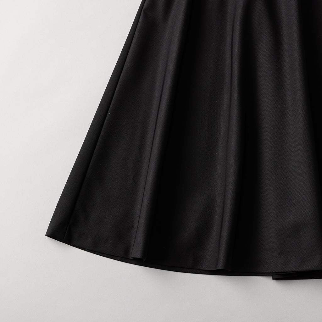 【微光沢・含侵】バイアス フレア スカート 黒 – kuros.style