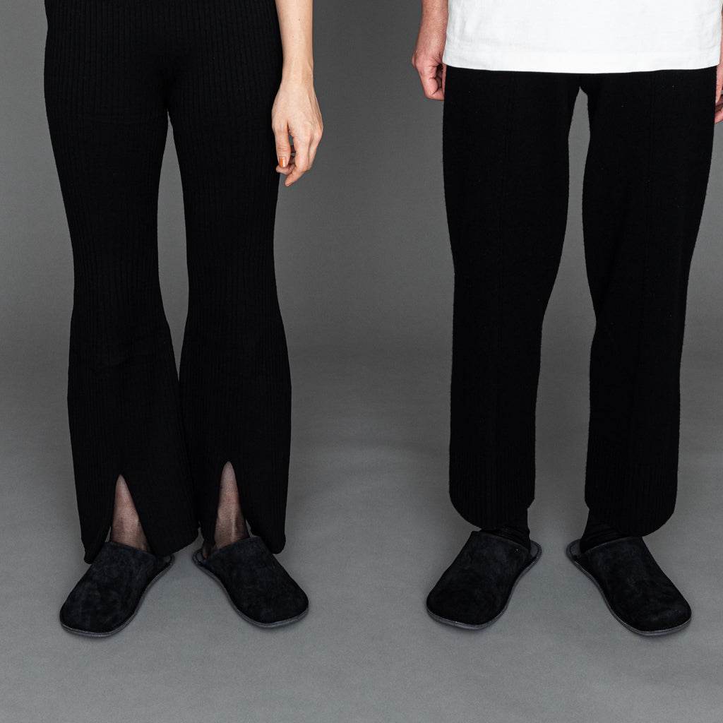 ベロアレザー ルームシューズ 黒 （M・L） – kuros.style